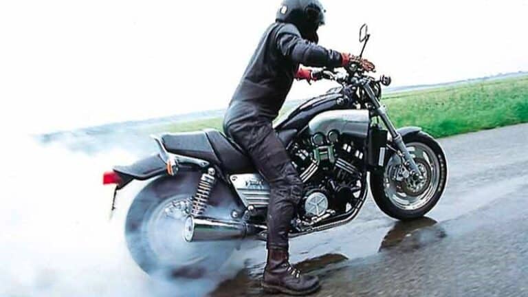 8 Reasons Why Your Motorcycle Keeps Stalling (Easy Fixes!)