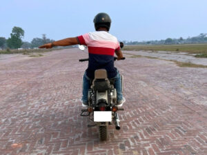 15 Important Motorcycle Hand Signals For Group Rides