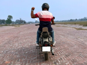 15 Important Motorcycle Hand Signals For Group Rides