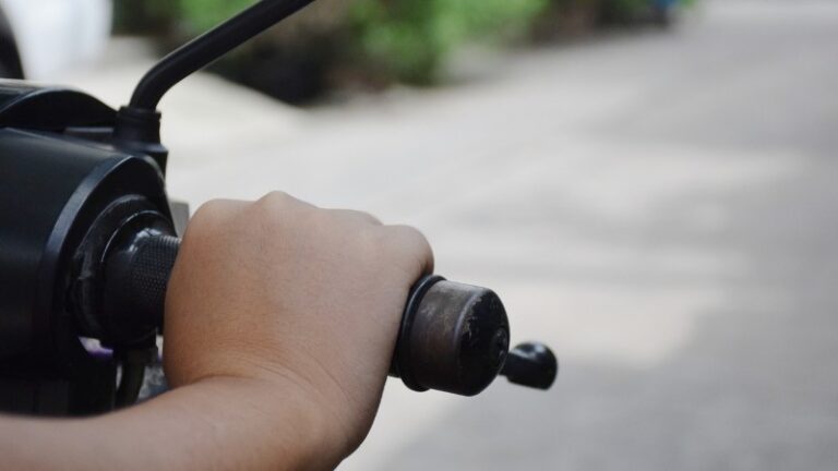 How To Fix Poor Acceleration On A Motorcycle? - 7 Fixes!